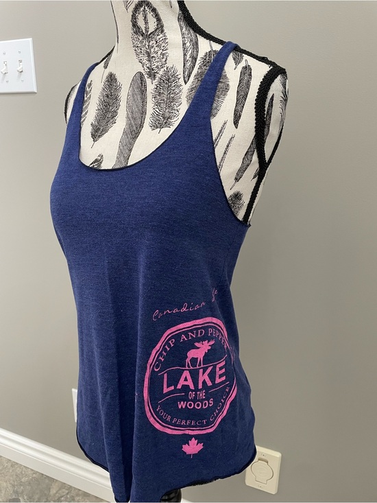 lake of the woods | Tops | Lake Of The Woods Navy Graphic Tank Top With ...